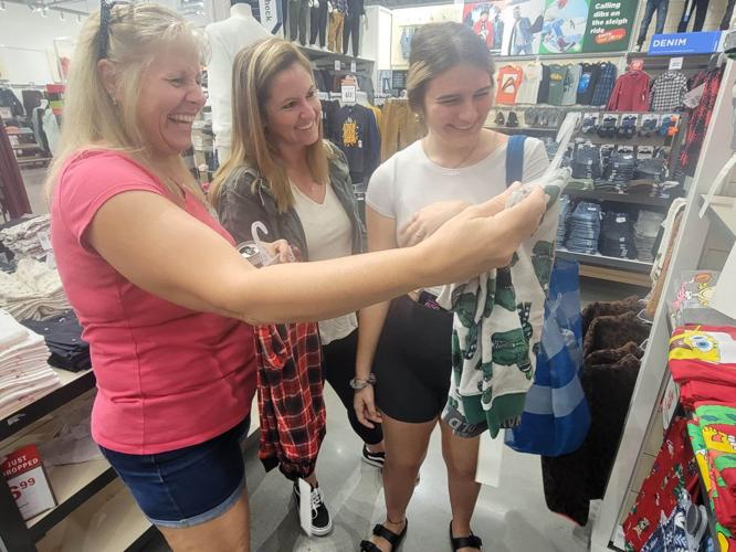 Black Friday kicks off holiday shopping | The Daily Sun | yoursun.com