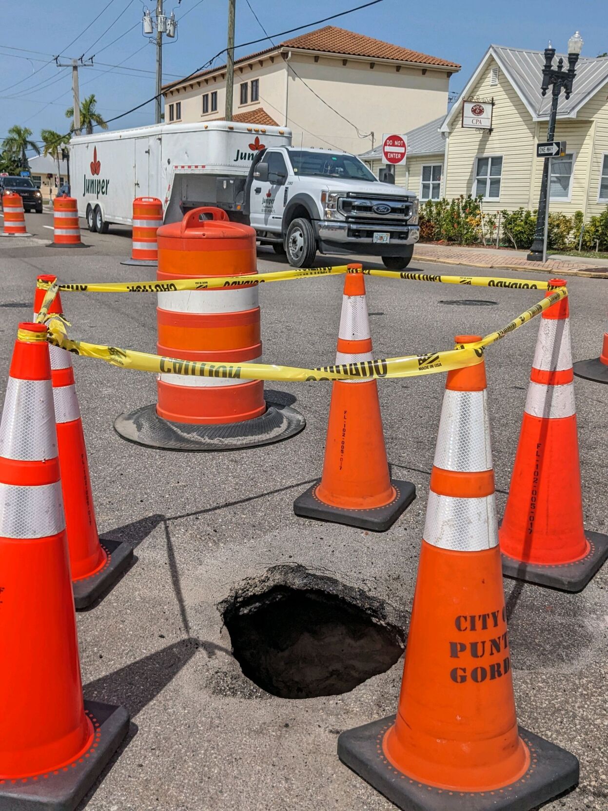 Hole in street closes part of West Olympia Avenue in Punta Gorda | News ...