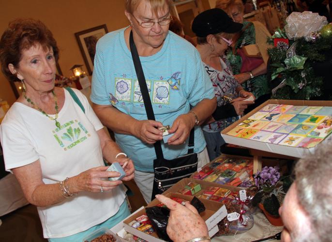 Craft fair highlights Gifted Gator artists | News Archives | yoursun.com