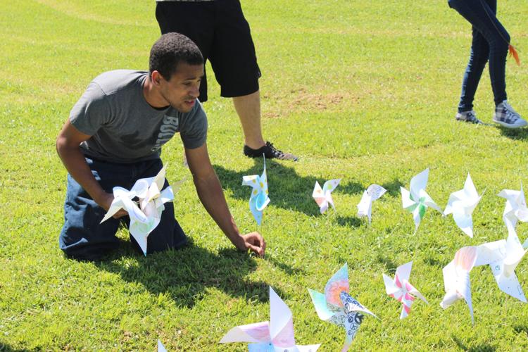 ECHS students make pinwheels for peace | News Archives | yoursun.com
