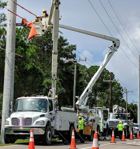 FPL replacing power poles on River Road | News Archives | yoursun.com