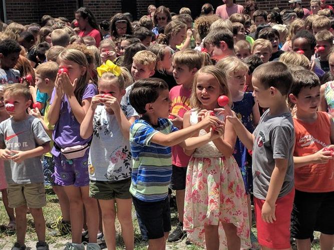 Students show off their red noses for Red Nose Day | Features | yoursun.com