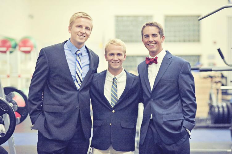 Rain can’t dampenHomecoming Court’s spirit | News Archives | yoursun.com