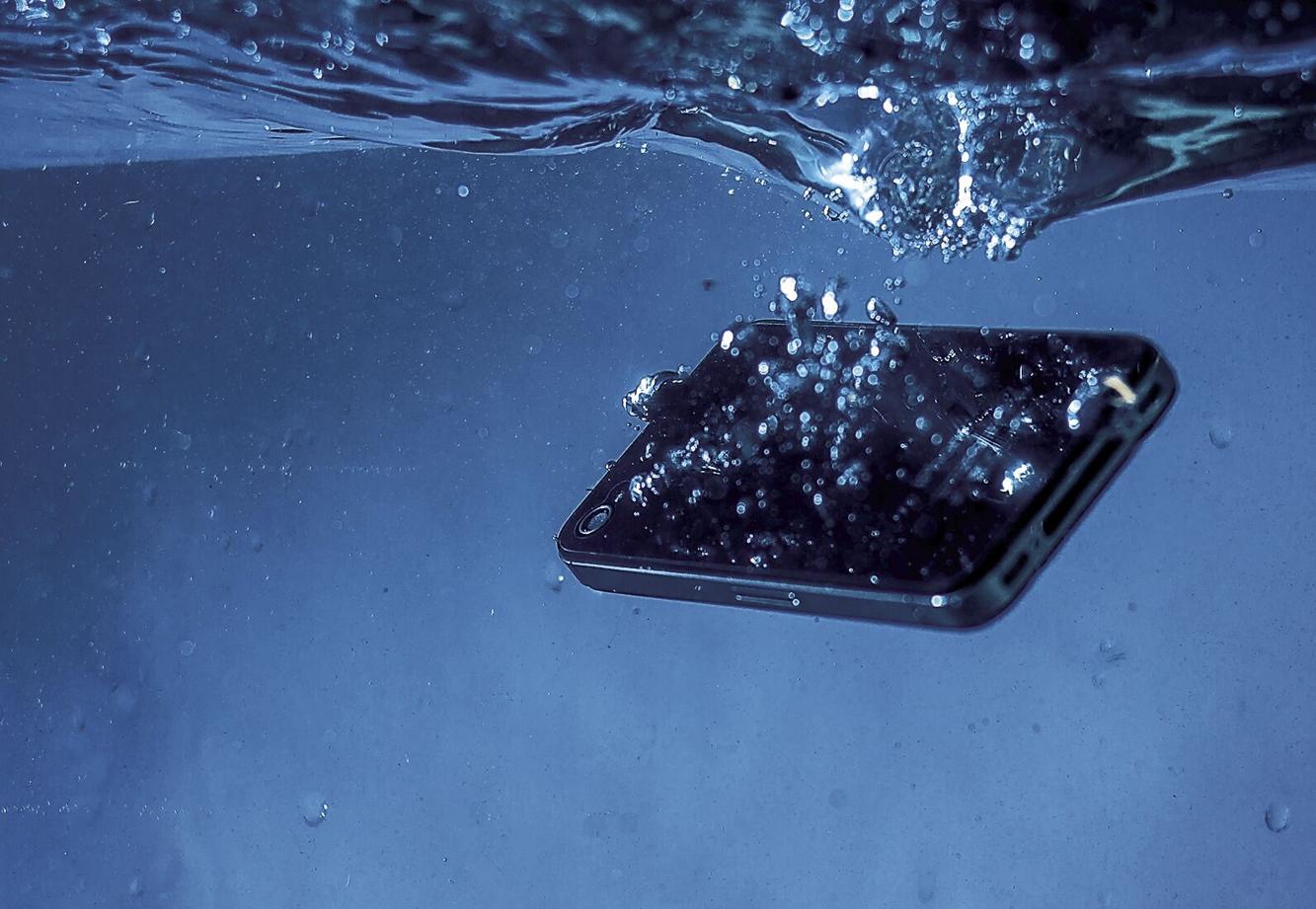 Another drowned phone | Waterline | yoursun.com