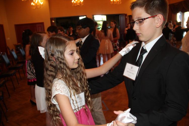 Junior Cotillion hosts Winter White Dance | News Archives | yoursun.com