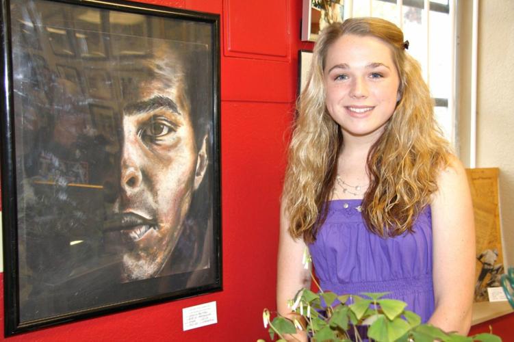 Customers celebrated during Gallery Walk | News Archives | yoursun.com