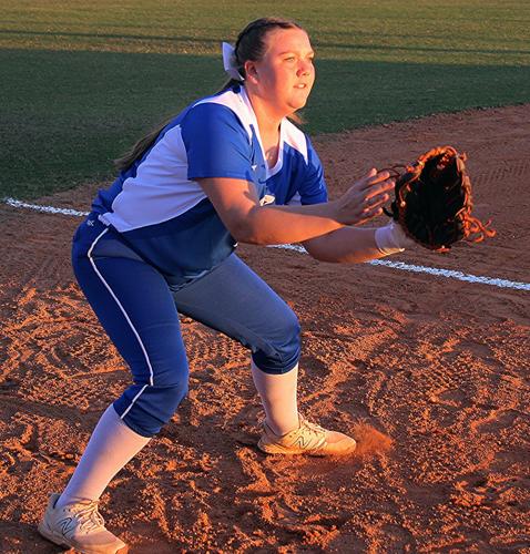 DESOTO COUNTY ROUNDUP: Bulldogs softball ripping cover off ball | Sun ...