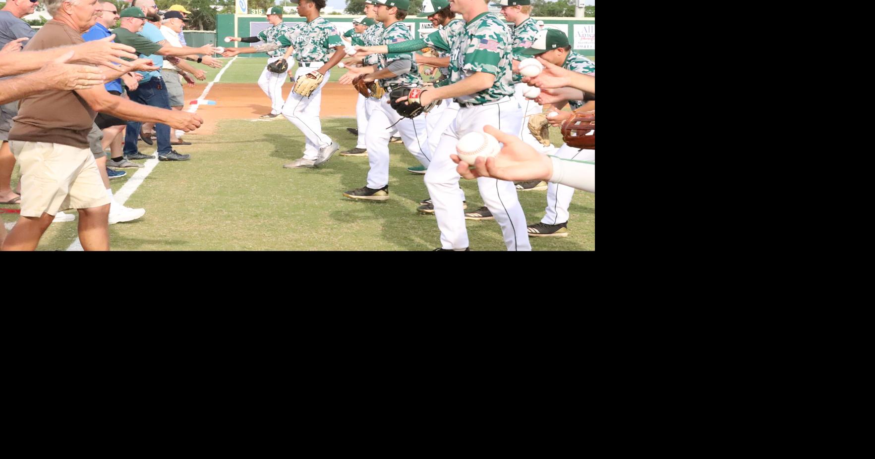 Venice baseball honors veterans with special night and blowout win ...