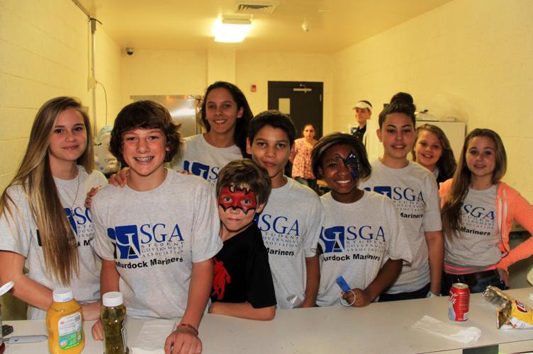 Murdock Middle School hosts Holiday Night | News Archives | yoursun.com