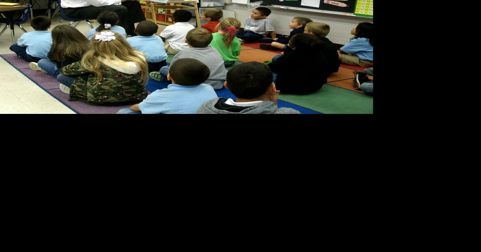 Students enjoy Gift of Reading | Newsarchives | yoursun.com