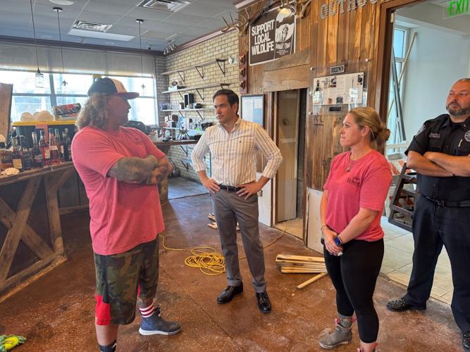 Sen. Rubio stops by disaster zone | News | yoursun.com