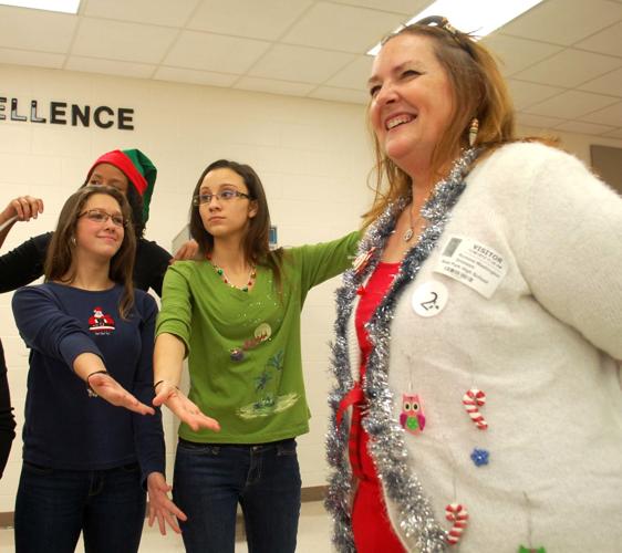Show chorus serenades businessmen at Avon Park chamber luncheon ...