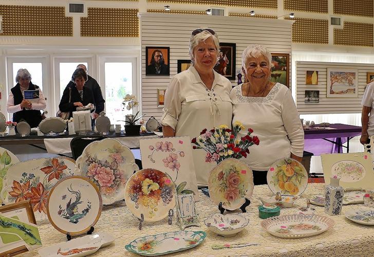 Porcelain artists show their work | News Archives | yoursun.com