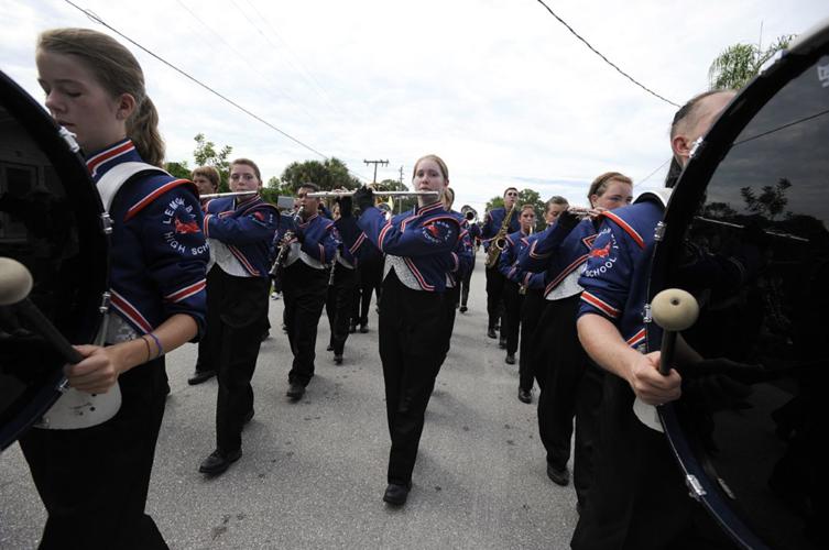 Pioneer Days Parade draws thousands to Englewood | News Archives ...