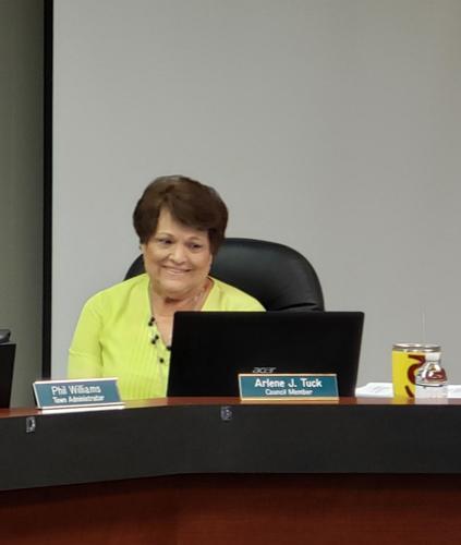 Council says 'good luck' to Tuck | News | yoursun.com