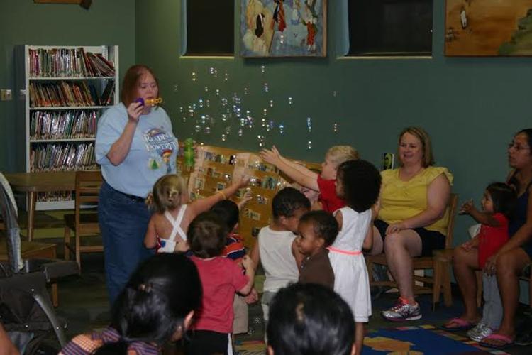 Read, blow bubbles, sing and do it again | Newsarchives | yoursun.com