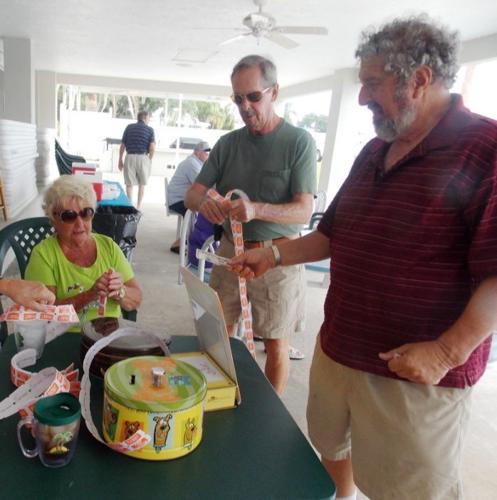 Harbor Cove Happy Hour brings out the fun | News Archives | yoursun.com