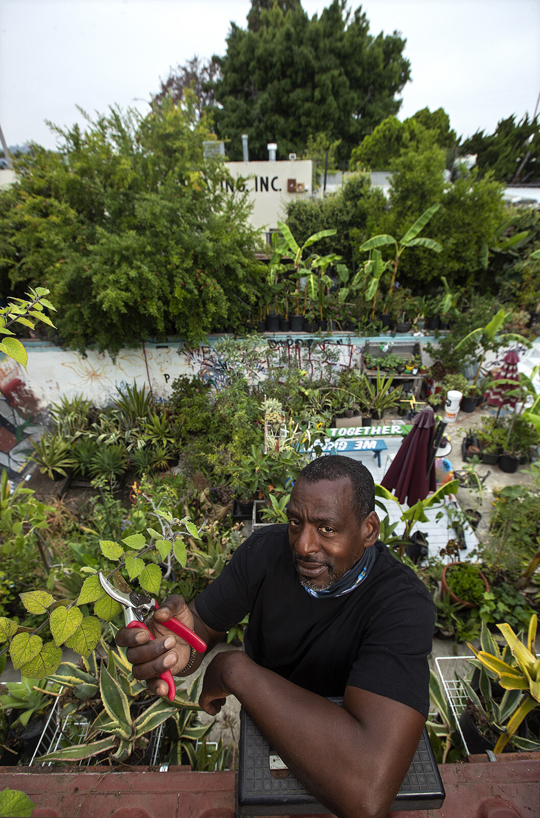 'Gangsta Gardener' Ron Finley wants to make gardening 'sexy' | Daily ...