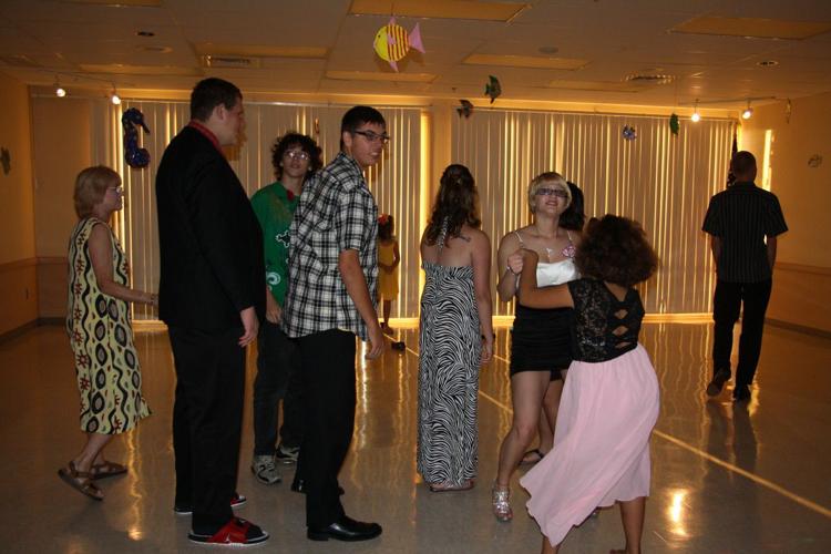 Charlotte Harbor students enjoy prom night | News Archives | yoursun.com