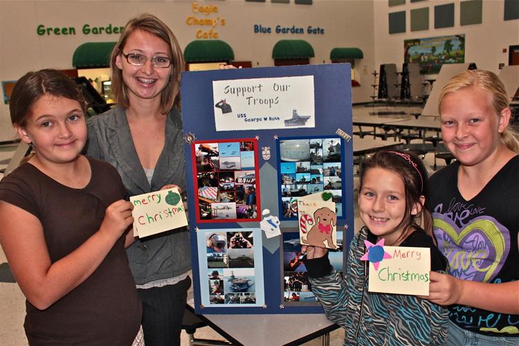 Students brighten holidays for sailors | News Archives | yoursun.com