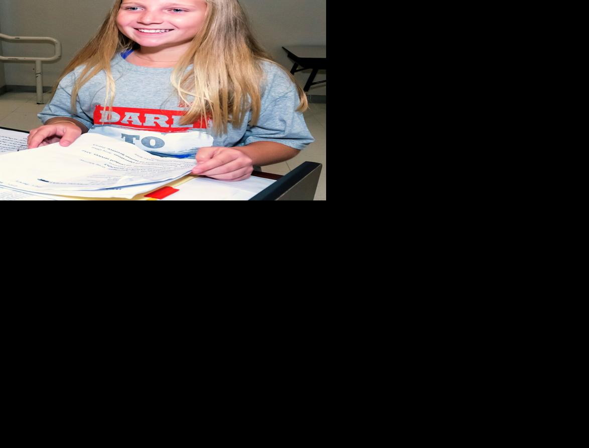 Sallie Jones students graduate from DARE program | Multimedia | yoursun.com