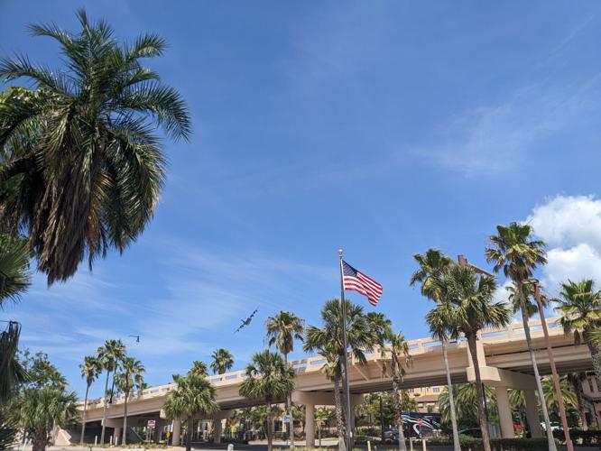 Air Force C-130 buzzes Venice | News | yoursun.com