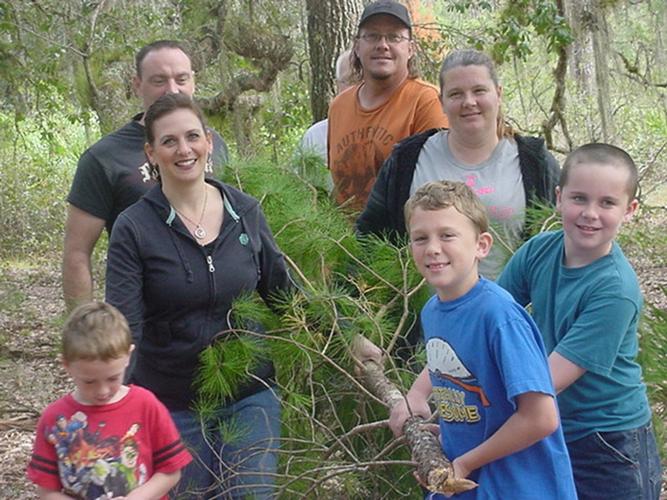 Chopping trees | Newsarchives | yoursun.com