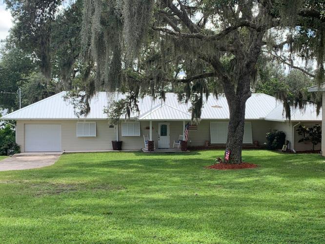 Cool Keys vibes on Red Beach Lake | Sebring | yoursun.com