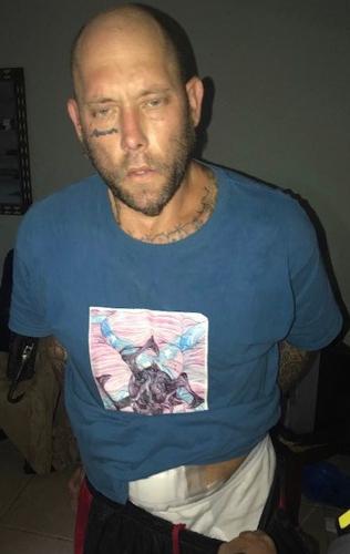 Convicted felon accidentally shoots himself with stolen gun, cops say ...