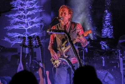 Peter Mayer brings ‘Stars and Promises’ Christmas tour | Go! | yoursun.com