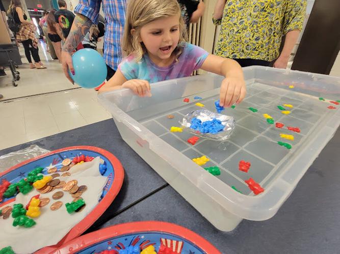 Vineland Elementary celebrates STEM night | The Daily Sun | yoursun.com