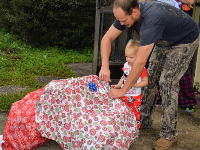 Patriot Riders brighten Christmas morning for veteran families | Port ...