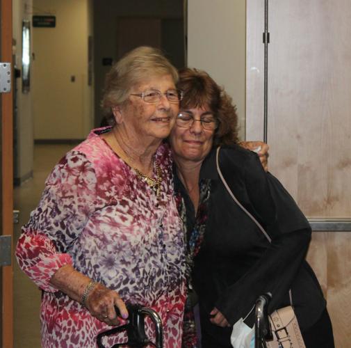 Holocaust survivor shares horrors, with message of hope | News ...