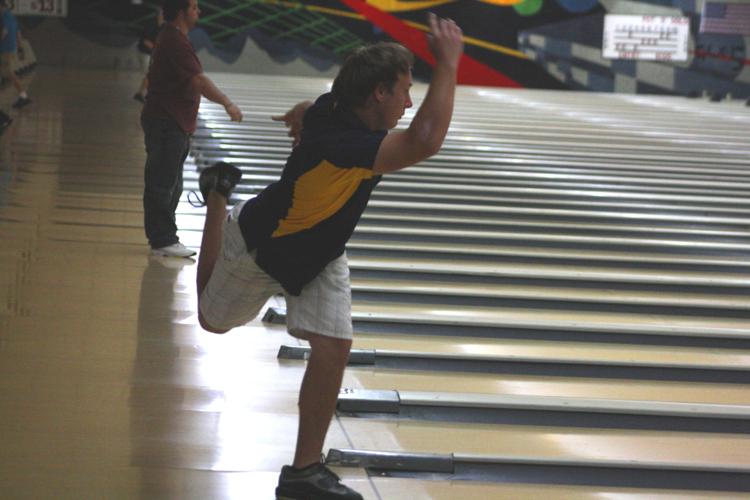 Port Charlotte bowler makes perfection routine | News Archives ...