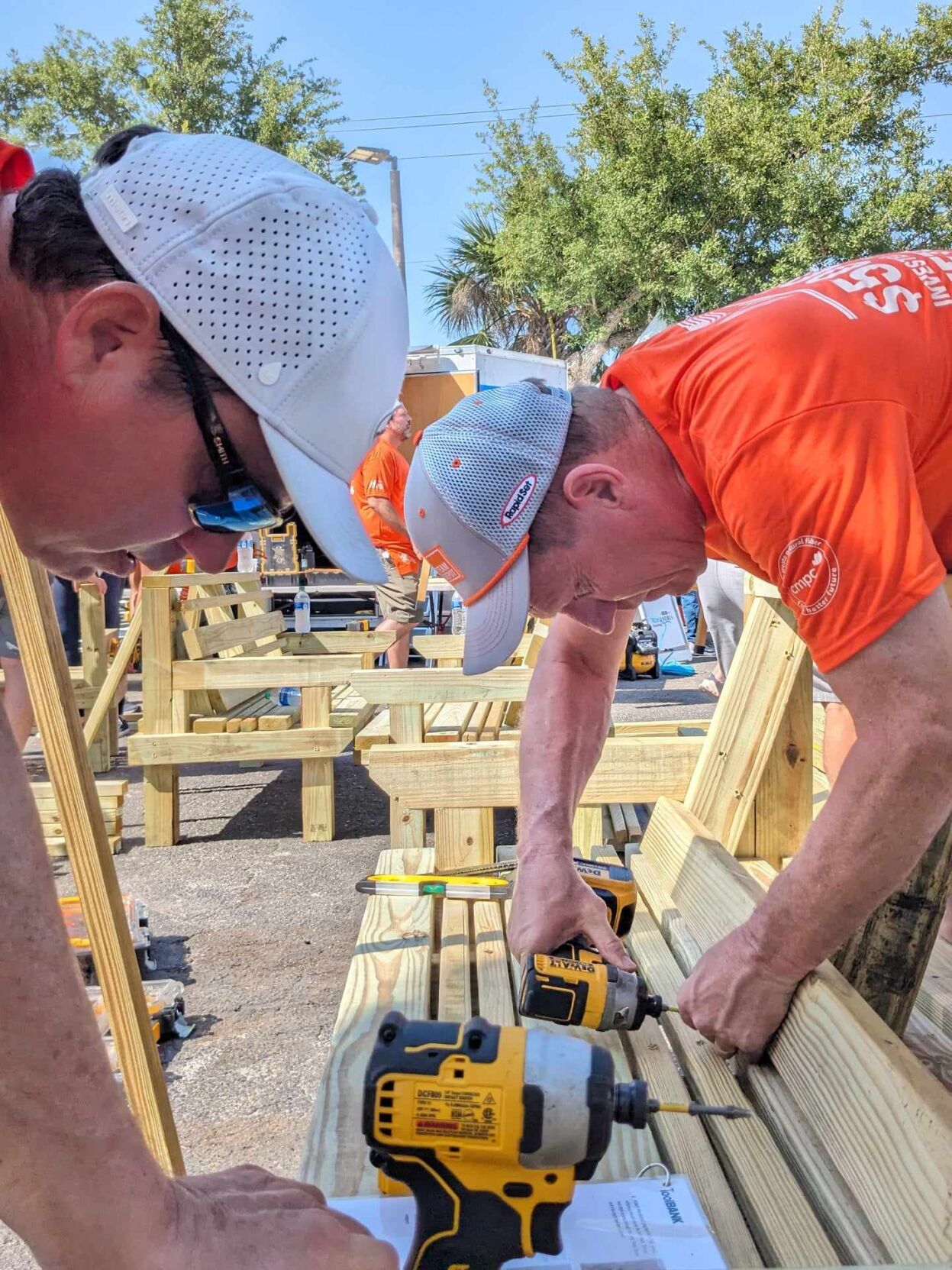 More than 400 volunteers renovate veterans units in Punta Gorda | Port ...