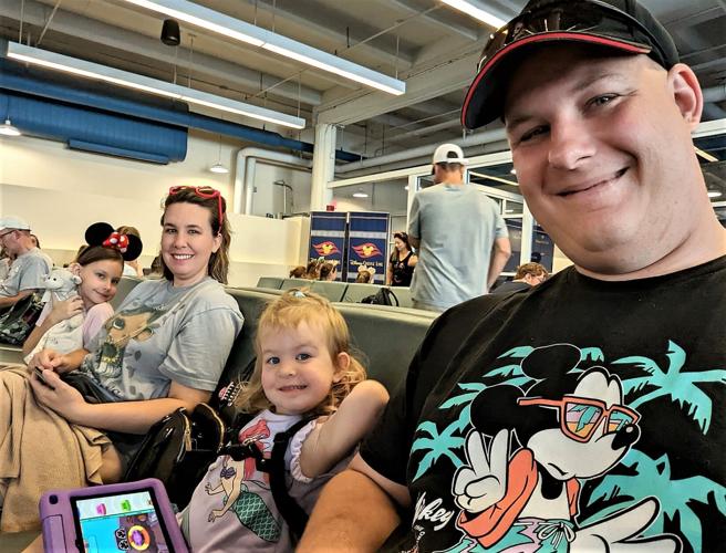 Pizza-chef deputy delivers to community | Port Charlotte News | yoursun.com