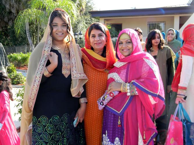 Muslims mark the end of Ramadan | News Archives | yoursun.com