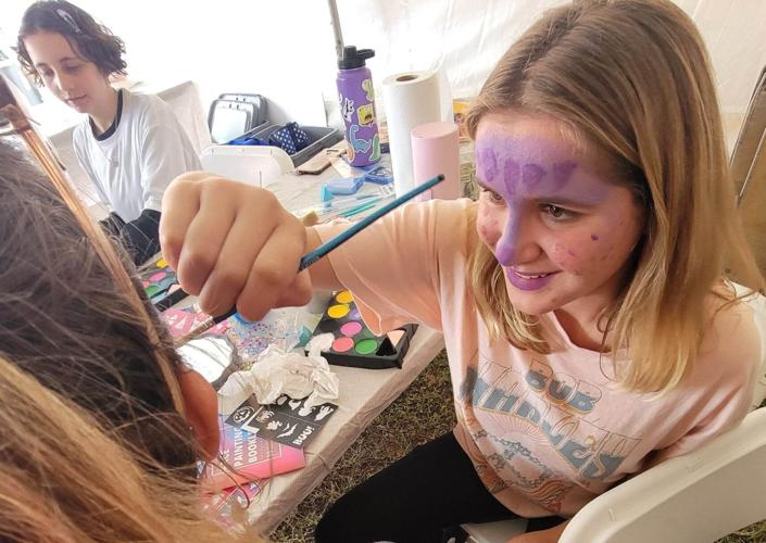 Scenes from Day 1 of Englewood Beach Waterfest | | yoursun.com