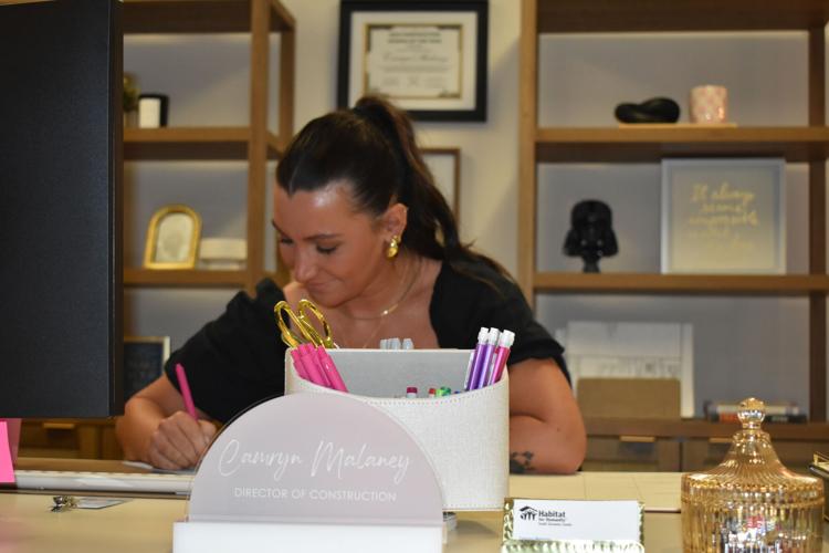 Fighting stereotypes, she's now a construction leader | News | yoursun.com