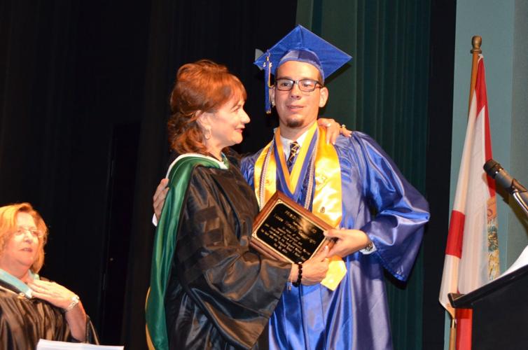 Vanguard School graduates Class of 2014 | Newsarchives | yoursun.com