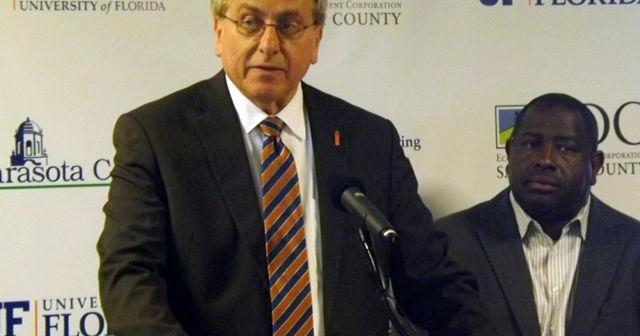 Fuchs to step down as UF president | The Daily Sun | yoursun.com