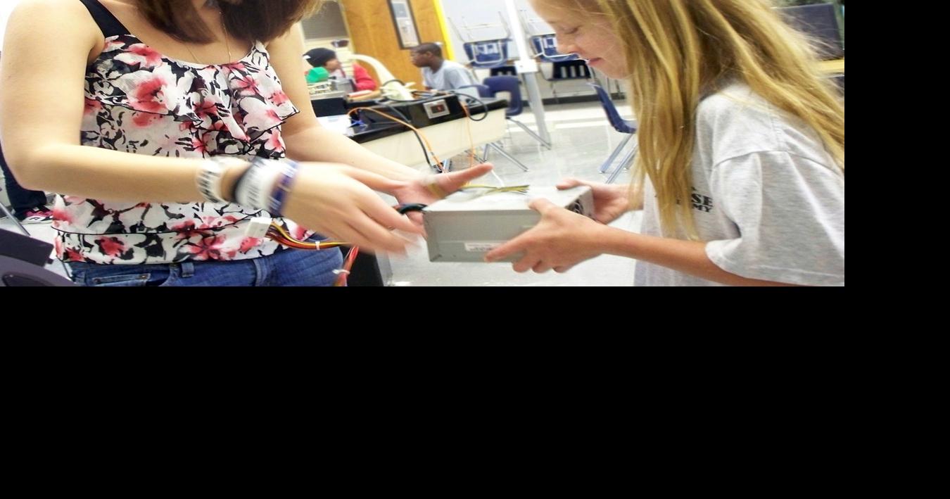 Gause Academy students explore computer technology | Newsarchives ...