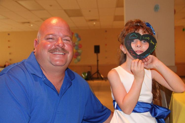 Daddies and daughters share a special evening | News Archives | yoursun.com