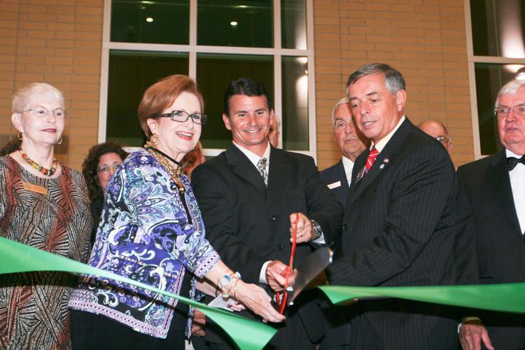Ribbon cut on Venice Performing Arts Center | News Archives | yoursun.com