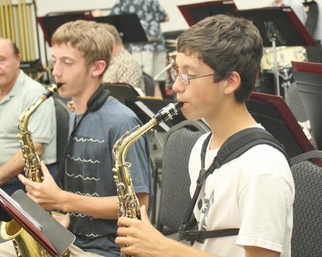 Concert Band rehearses for upcoming show | News Archives | yoursun.com