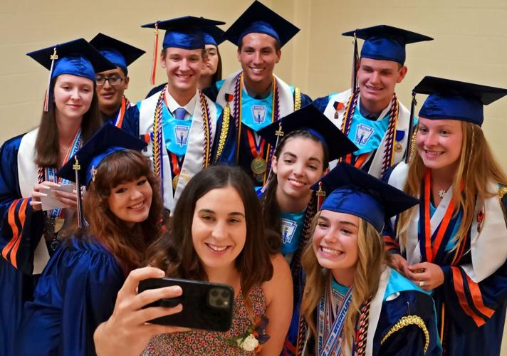 Lemon Bay High grads break school records | News | yoursun.com