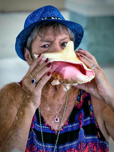Conch blowers say good-bye to 2018 | Daily Break | yoursun.com