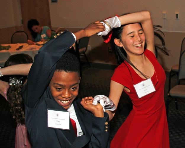 Sweethearts dance held for Junior Cotillion | News Archives | yoursun.com