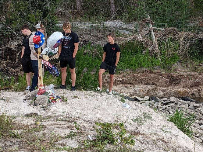 Graduation pays tribute to EMT student killed in crash | Port Charlotte ...
