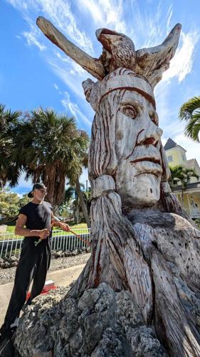 Woodcarver returns to restore Native American statue | News | yoursun.com